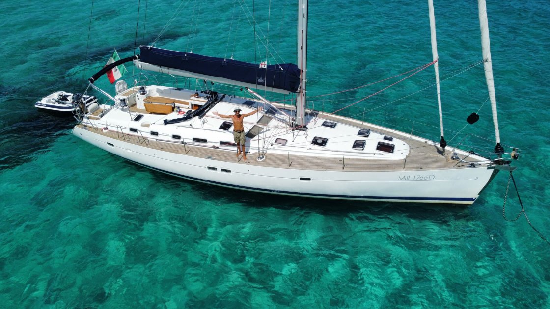 Navega en velero por el archipiélago toscano